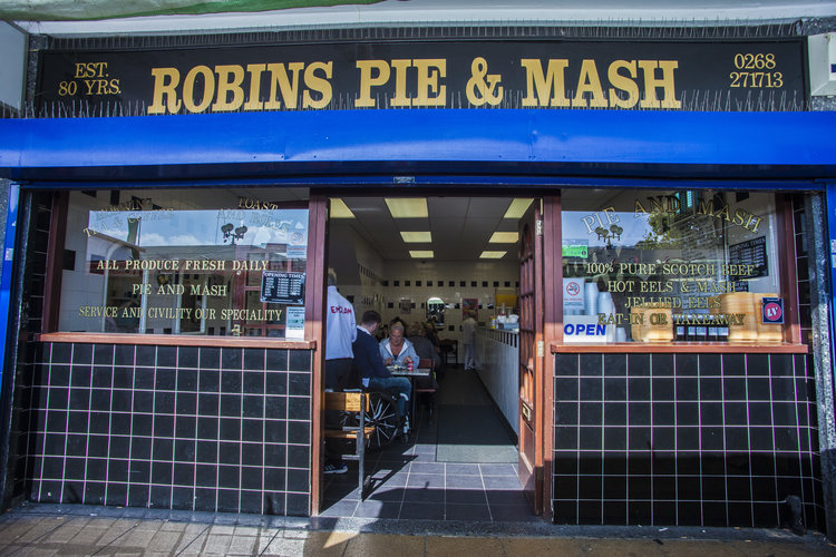 Robins Pie and Mash, Basildon: A Homely Delight in the Heart of Essex